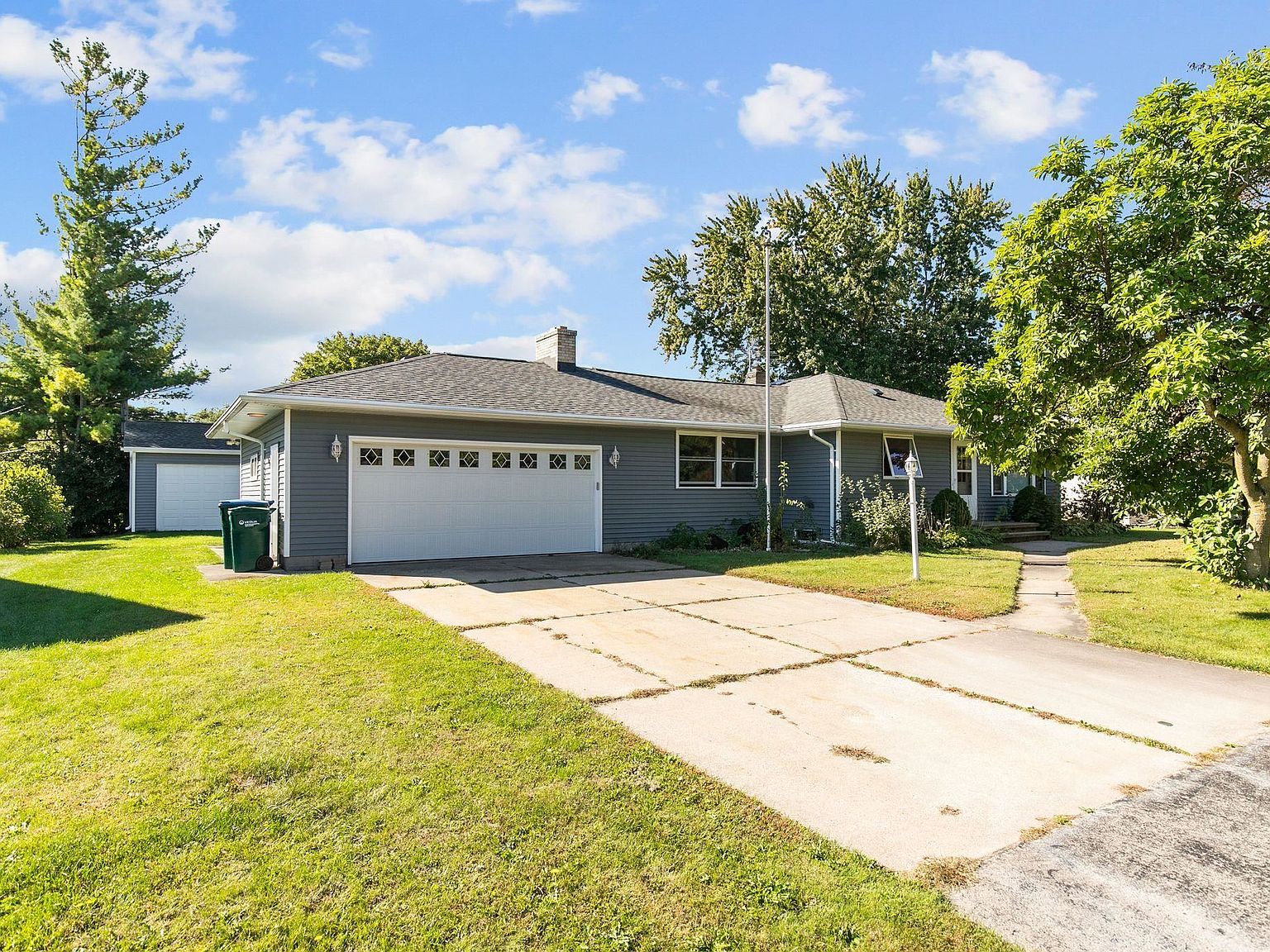 345 W Sunset Ave, Appleton, WI 54911 | Zillow