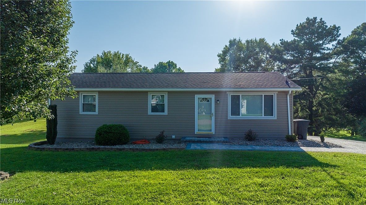 113 Oak Dr, Little Hocking, OH 45742 | MLS #4483879 | Zillow