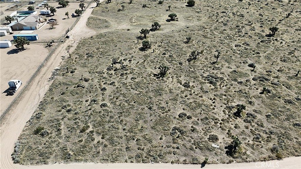 11 Smoke Tree Rd, Phelan, CA 92371 | MLS #HD25071088 | Zillow