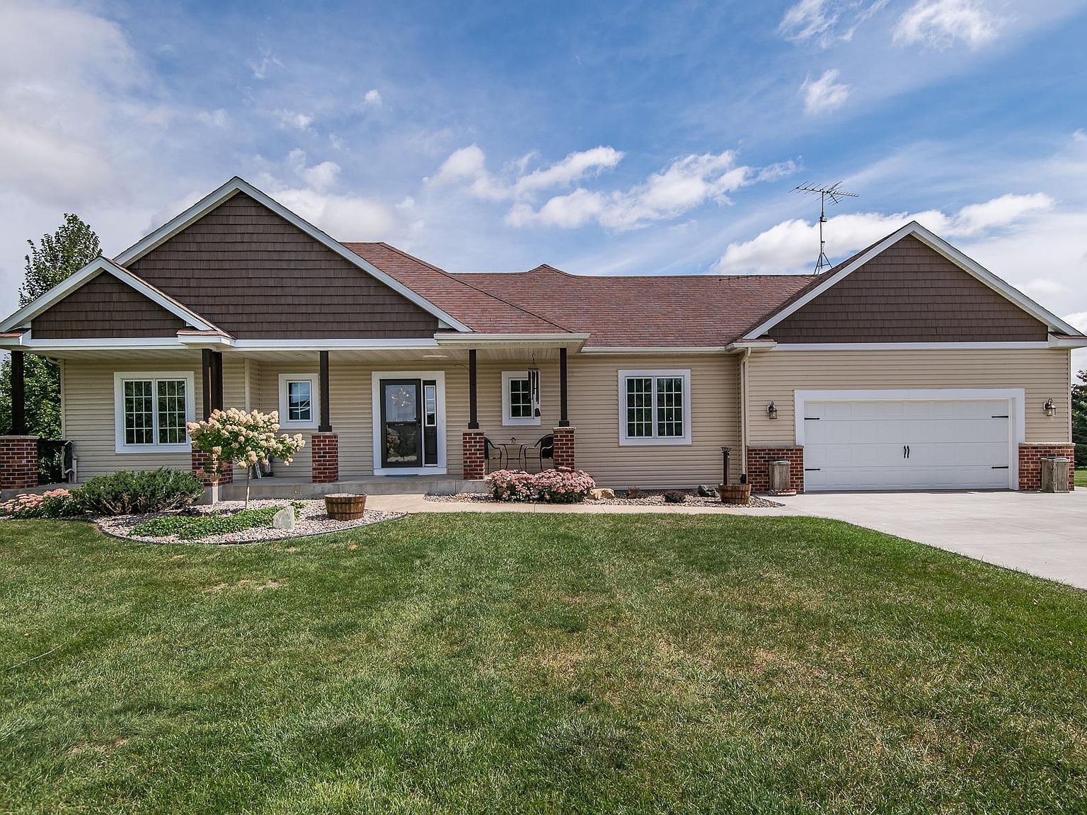 25076 723rd St, Hayfield, MN 55940 | Zillow