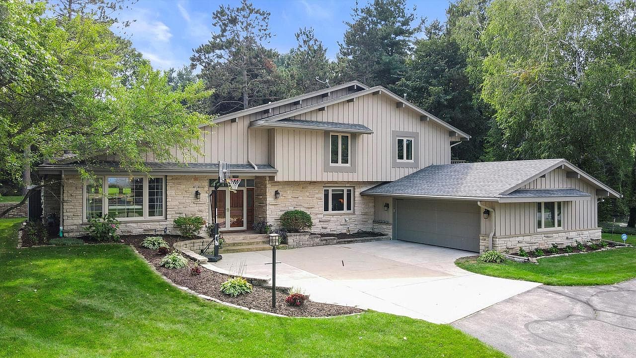 825 Waters Edge ROAD, Racine, WI 53402 | MLS #1847524 | Zillow