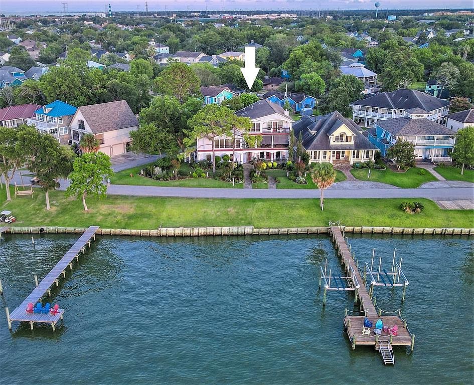 1203 N Shore Dr, Clear Lake Shores, TX 77565 | MLS #53179897 | Zillow