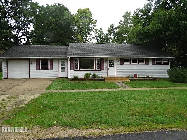 210 W Main, Dakota, IL 61018 | Zillow