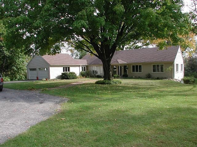 61791 Us Highway 131, Three Rivers, MI 49093 | Zillow