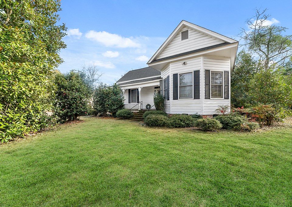 201-203 E Main St, Ridge Spring, SC 29129 | Zillow