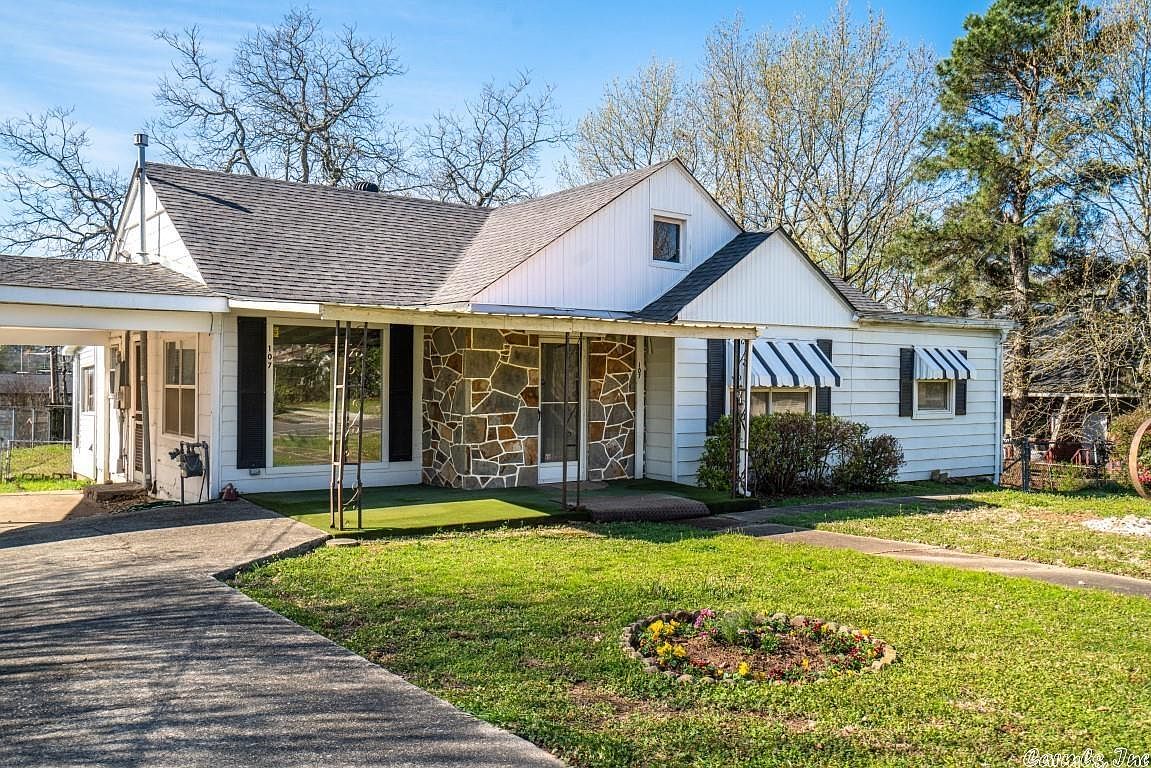 107 Leonard St, Hot Springs, AR 71913 | MLS #23008257 | Zillow