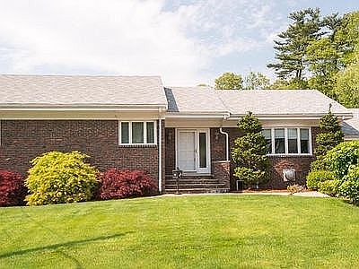 9 Pine Ridge Rd, Stoneham, MA 02180 | Zillow