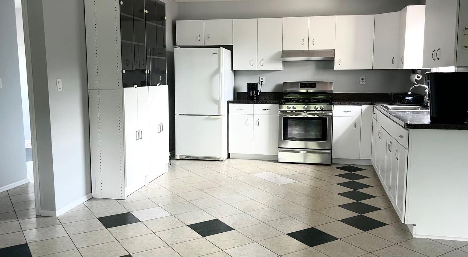 2114 Oak Tree Rd #3, Edison, NJ 08820 | Zillow