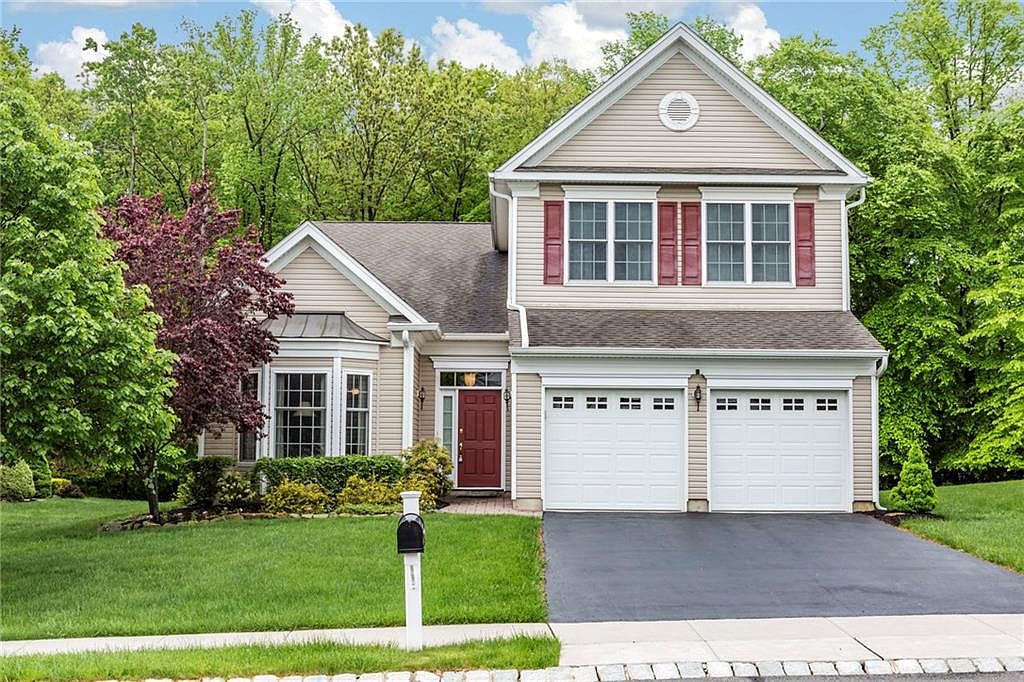 32 Edgemere Dr, Kendall Park, NJ 08824 | Zillow