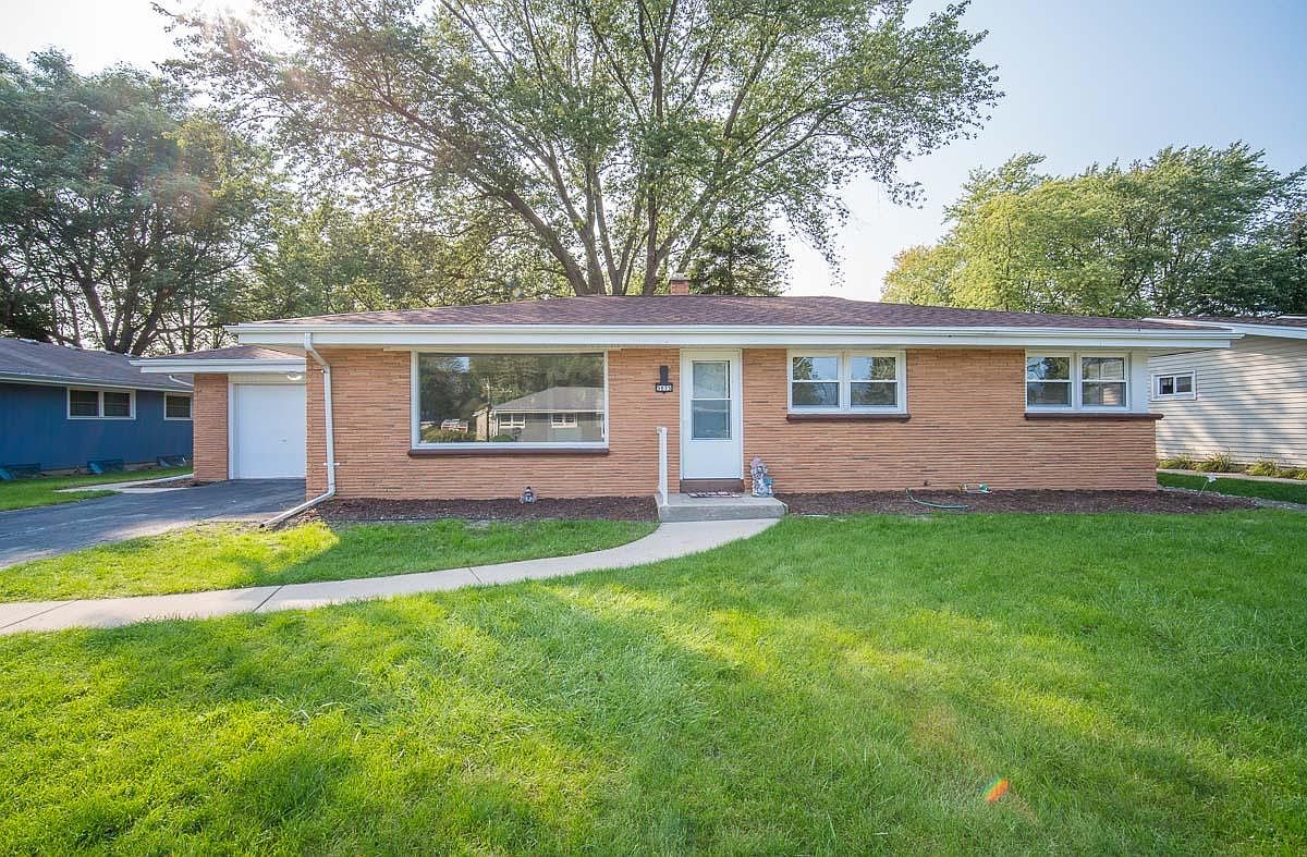 5075 S 34th St, Greenfield, WI 53221 | Zillow