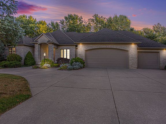8826 Cedar Lake Dr, Jenison, MI 49428 | Zillow
