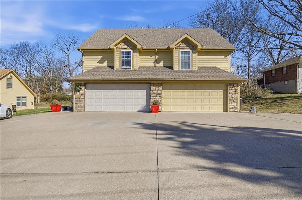 7621 E Bannister Rd, Kansas City, MO 64134 | MLS #2607073 | Zillow