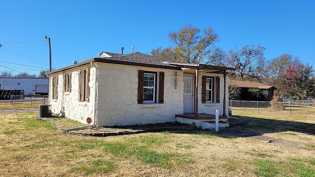 206 W Denbo St, Catoosa, OK 74015 | Zillow