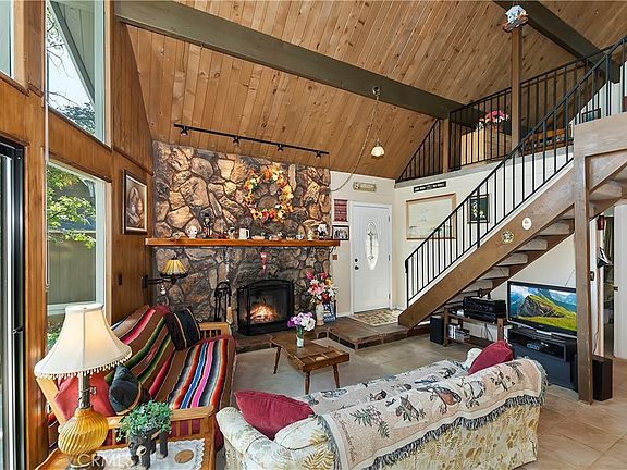 1170 Klondike Dr, Lake Arrowhead, CA 92352 | MLS #RW23104810 | Zillow
