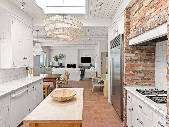 24216 Malibu Rd, Malibu, CA 90265 | Zillow