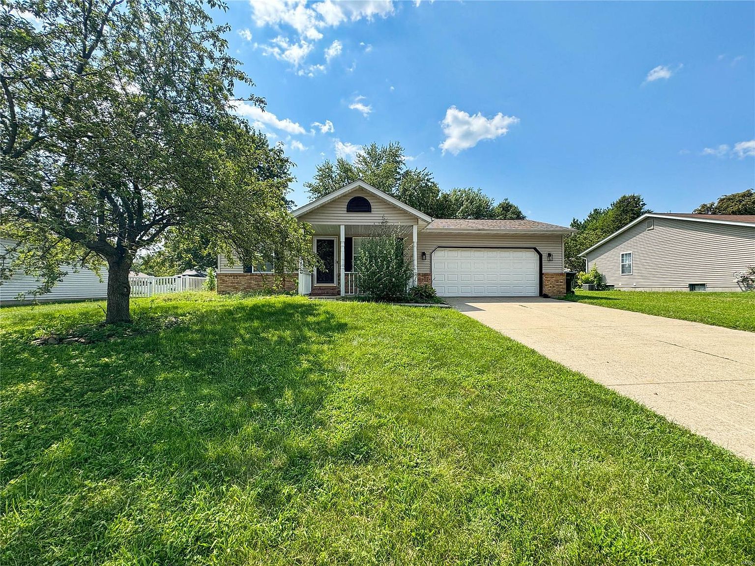 717 Elaine Dr, Waterloo, IL 62298 | MLS #24048548 | Zillow