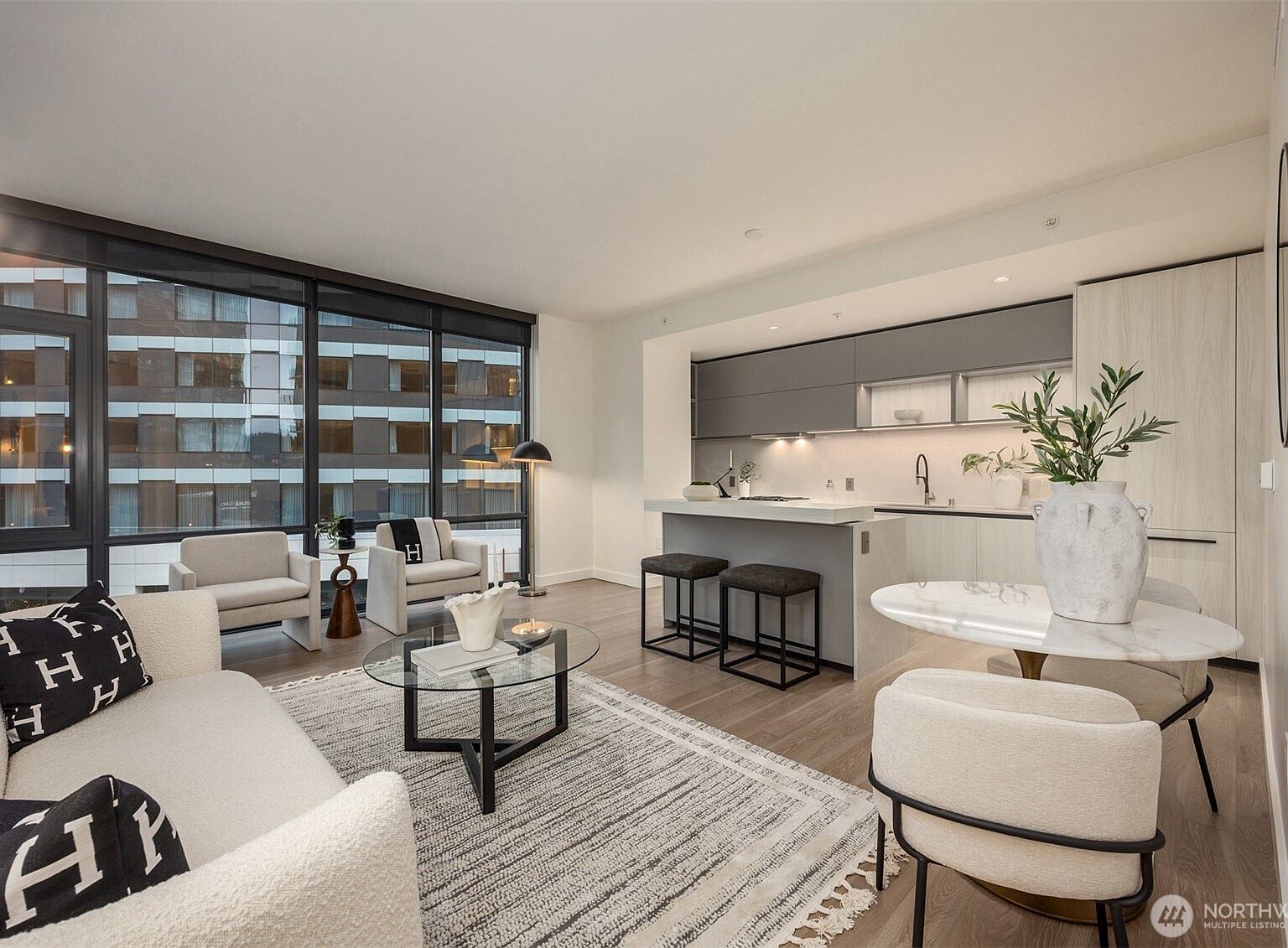 889 Avenue Square NE #311, Bellevue, WA 98004 | MLS #2464924 | Zillow