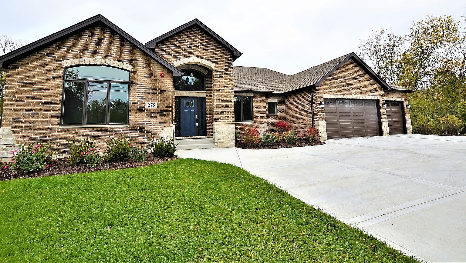 275 E Nerge Rd, Roselle, IL 60172 | Zillow