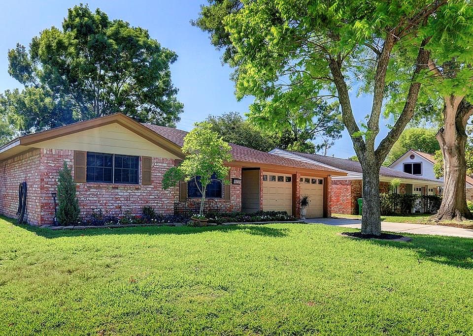 12418 Ashcroft Dr, Houston, TX 77035 | Zillow