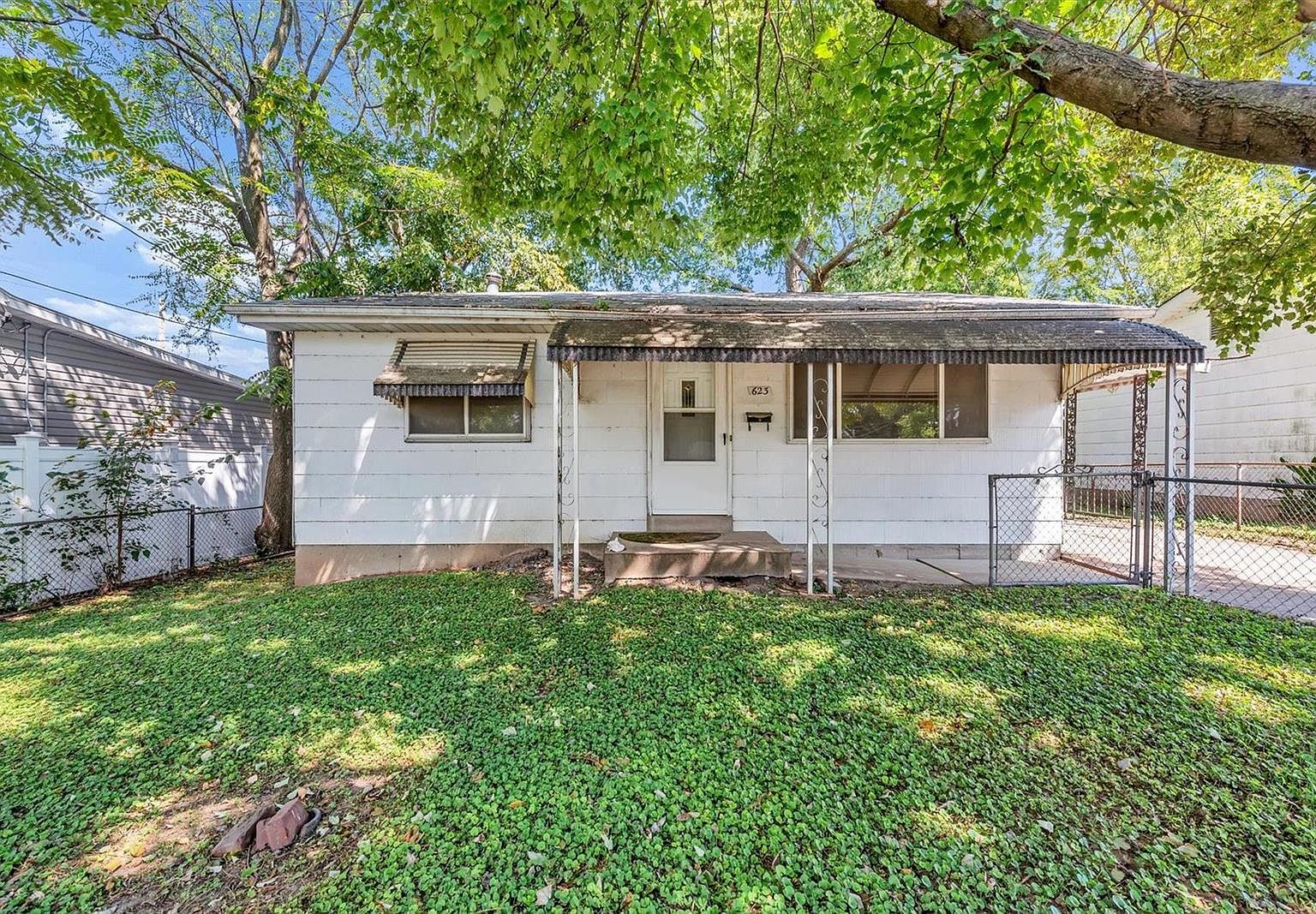 623 W Courtois St, Saint Louis, MO 63111 | Zillow