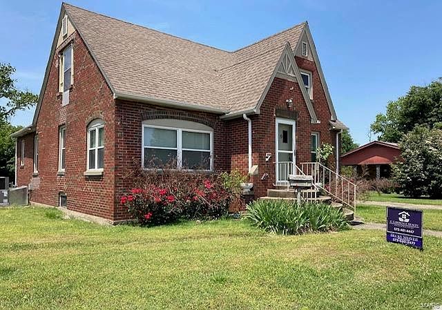 513 S Main St, Charleston, MO 63834 | Zillow