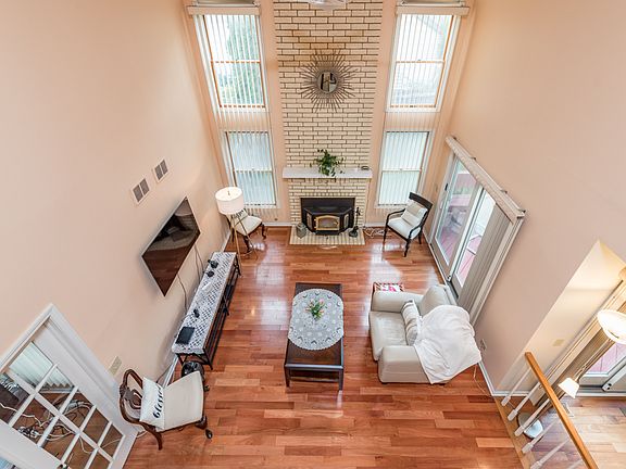 390 Churchill Ln, Gurnee, IL 60031 | MLS #11899359 | Zillow