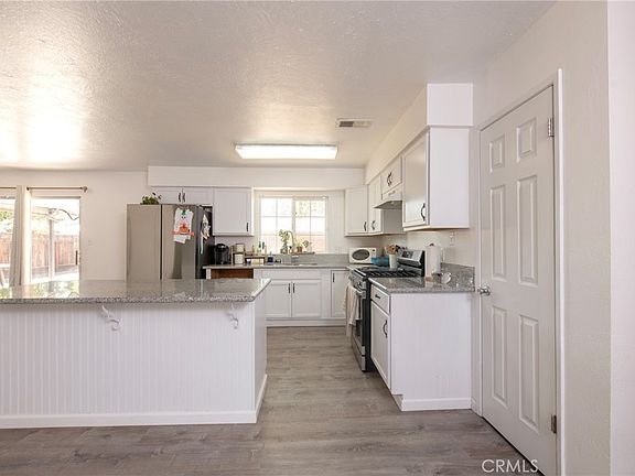 305 E Amber Way, Hanford, CA 93230 | Zillow