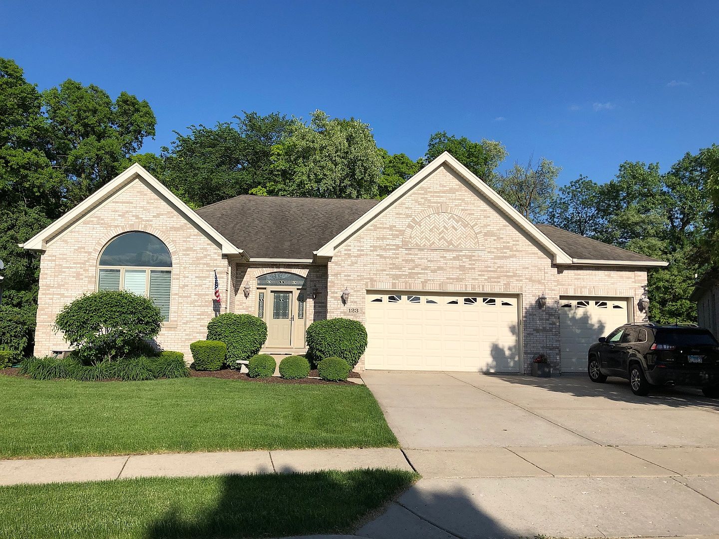 123 Rose Dr, Bloomingdale, IL 60108 | Zillow