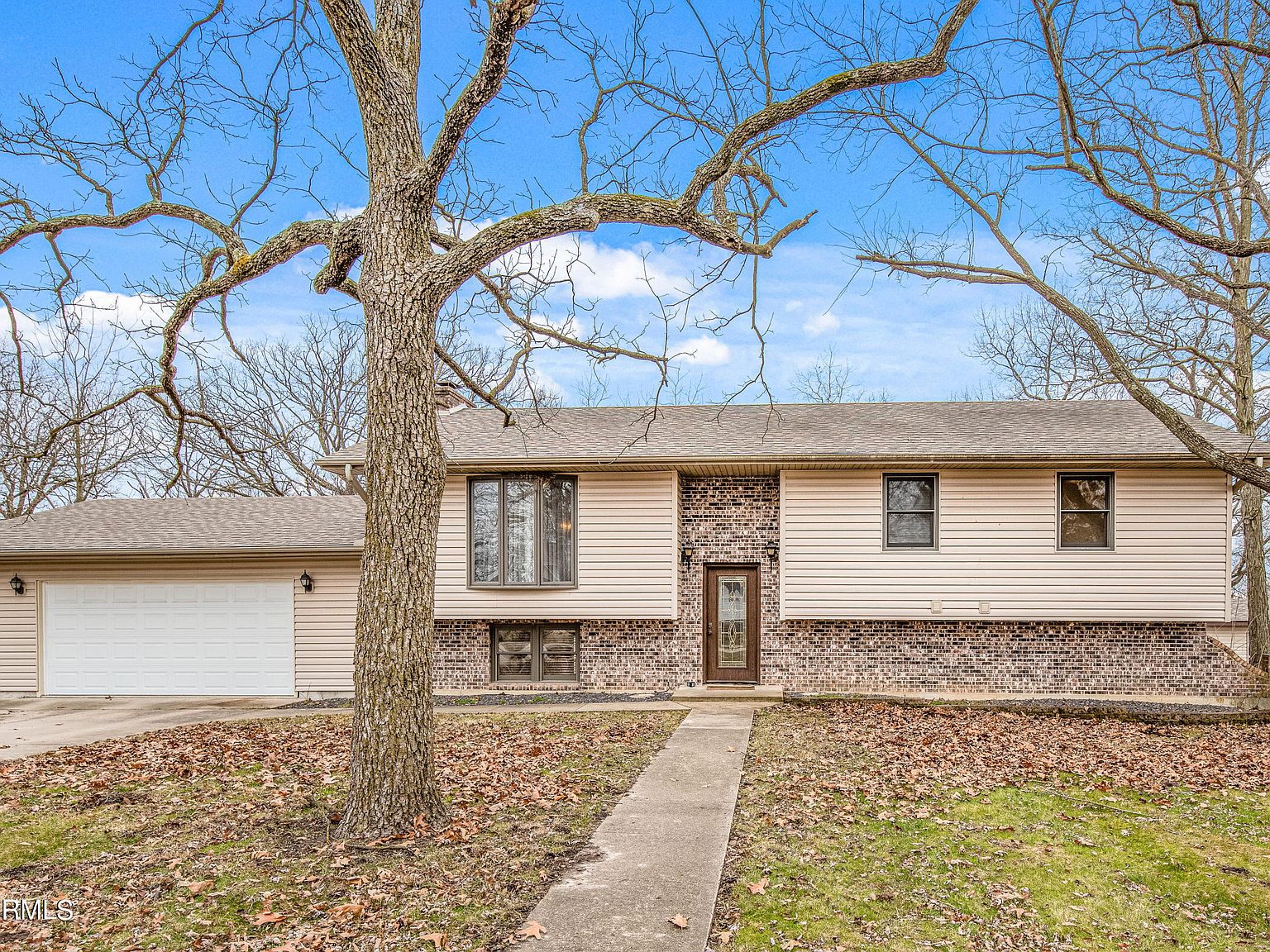 15 Colonial Rd, Eldon, MO 65026 | Zillow