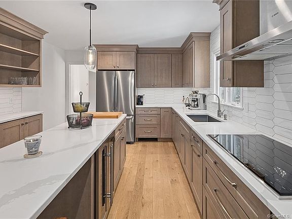 33 Riverfield Dr, Weston, CT 06883 | Zillow