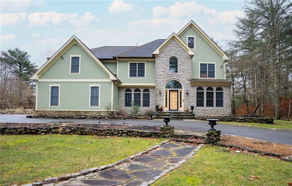 1560 Copicut Rd, North Dartmouth, MA 02747 | Zillow