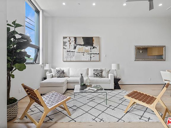 11702 Charnock Rd, Los Angeles, CA 90066 | MLS #23-300627 | Zillow