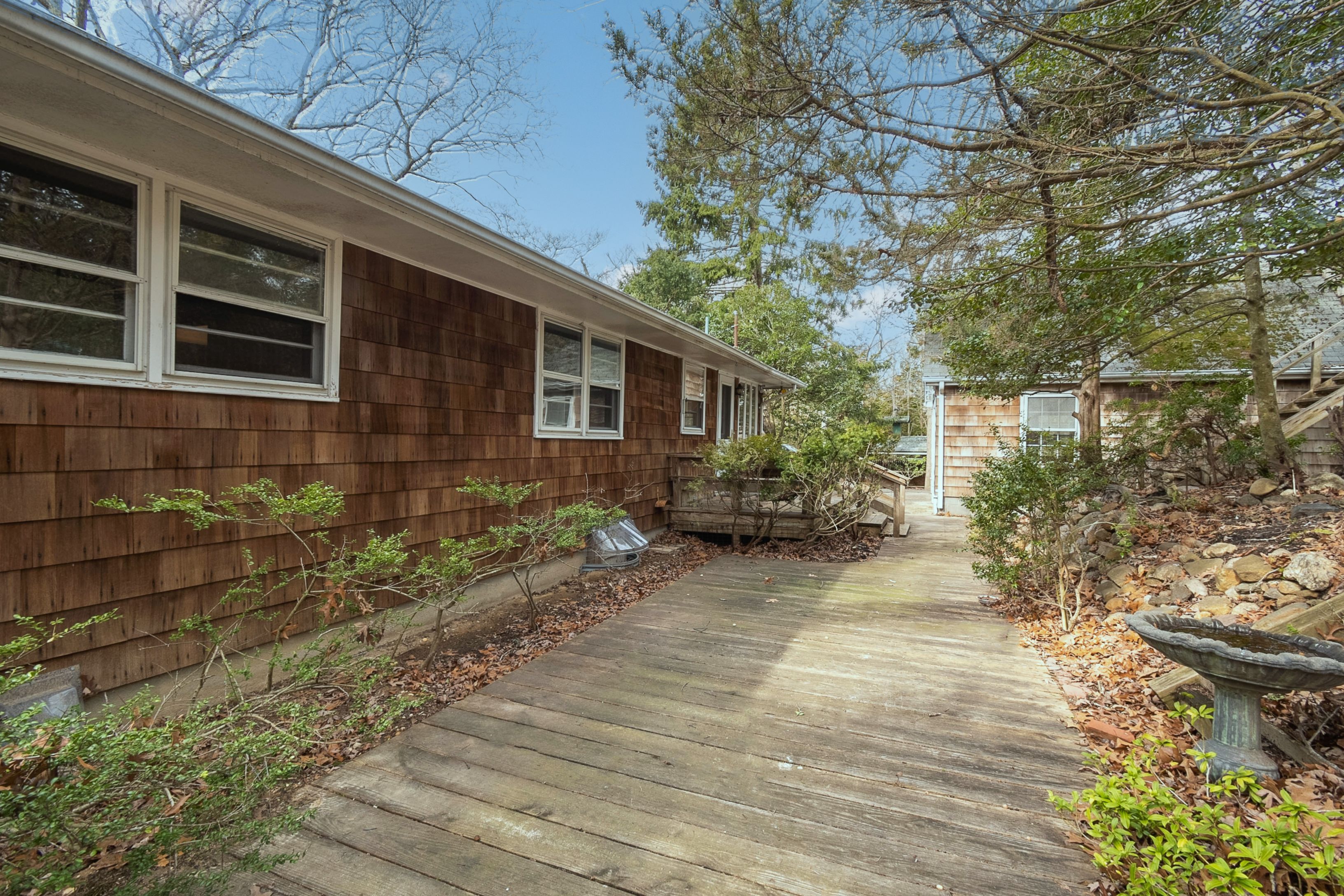 5 Bay View Dr, Southampton, NY 11968 | Out East