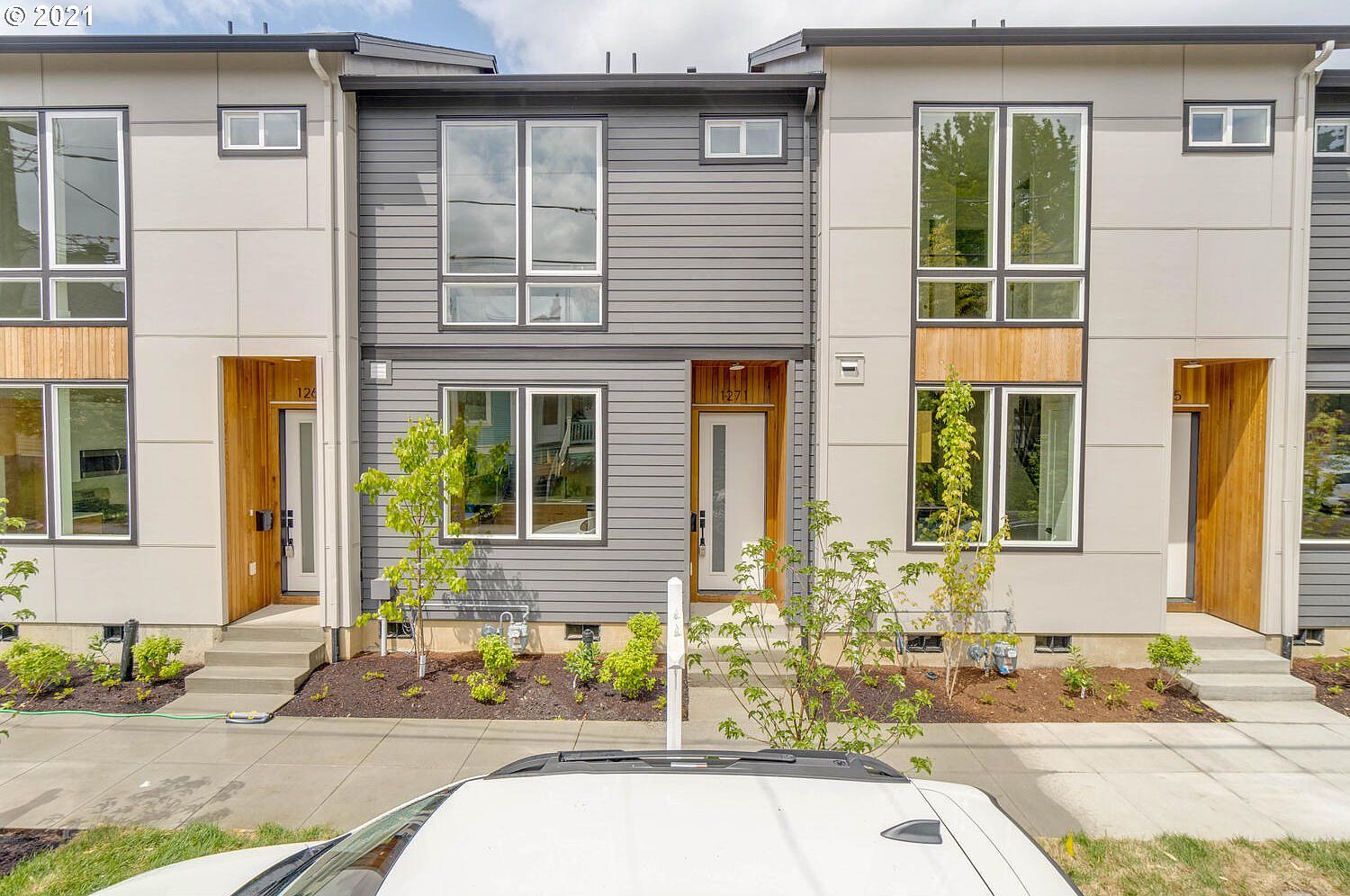 1271 SE Ivon St, Portland, OR 97202 | Zillow