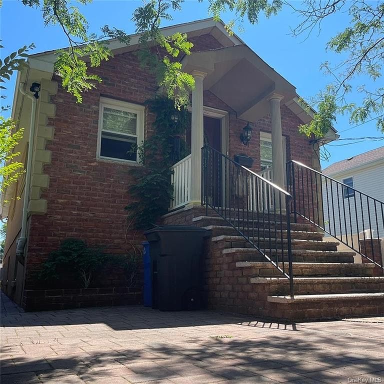 4408 Locust Point Dr, Bronx, NY 10465 | Zillow