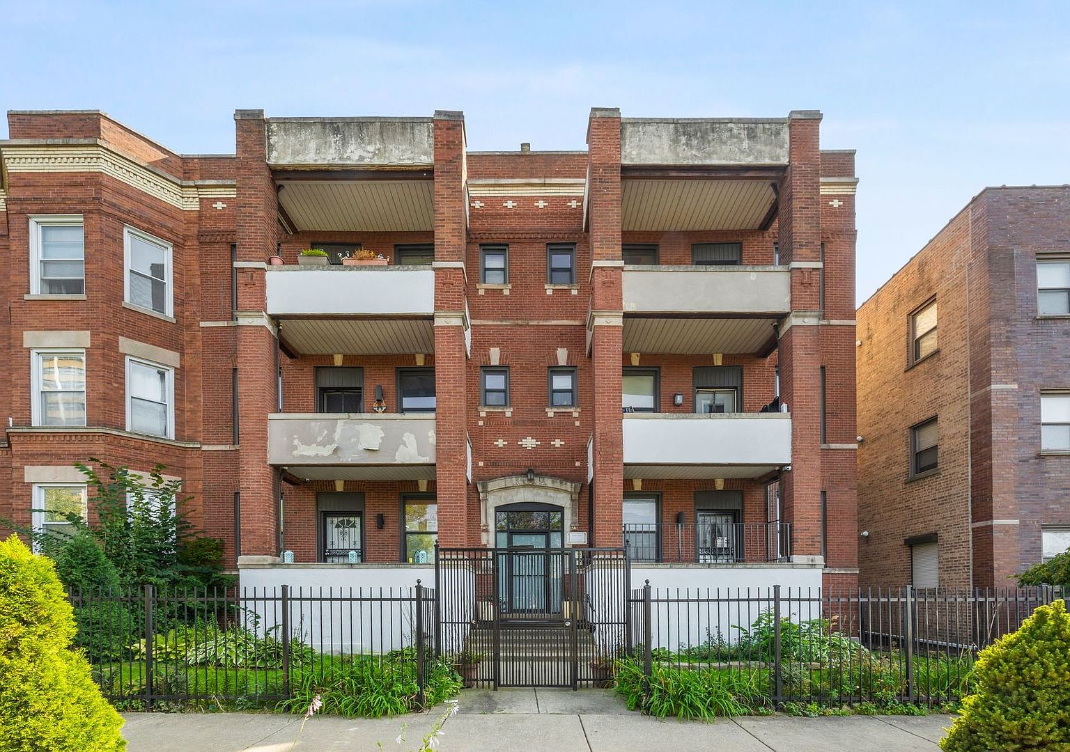 1525 E 65th St #1, Chicago, IL 60637 | Zillow