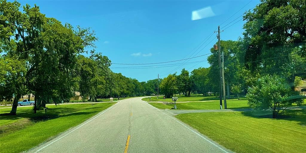 1443 County Road 687, Angleton, TX 77515 | MLS #93353150 | Zillow