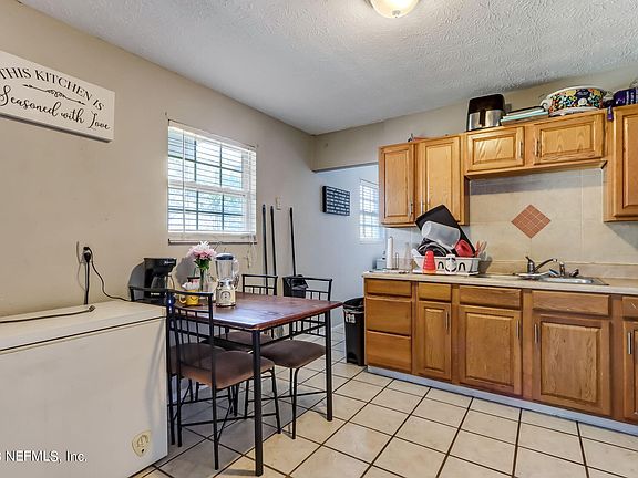 7014 CHRISTOPHER ROBIN DR, Jacksonville, FL 32210 | MLS #1207115 | Zillow