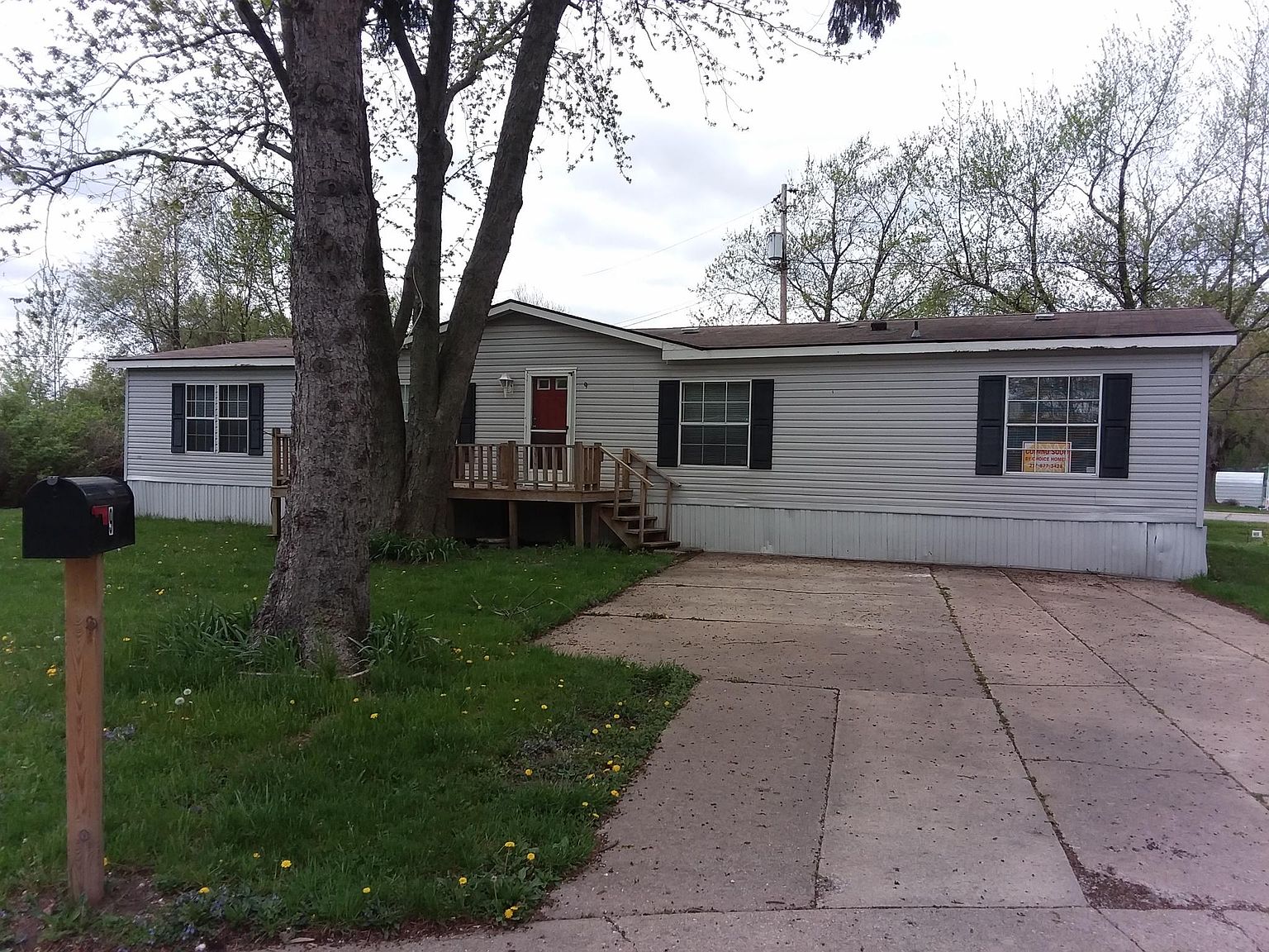 9 Regal Ct, Decatur, IL 62526 | Zillow