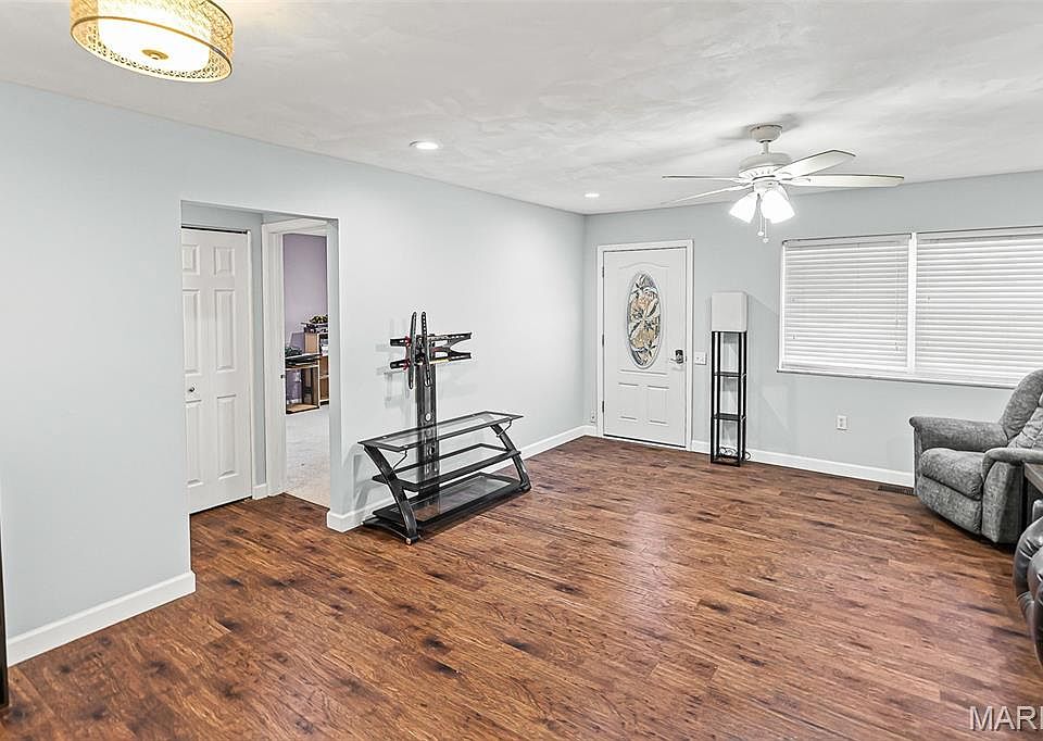 Bridgecrest Estates Condominiums - 3137 Roger Williams Dr Bridgeton MO ...