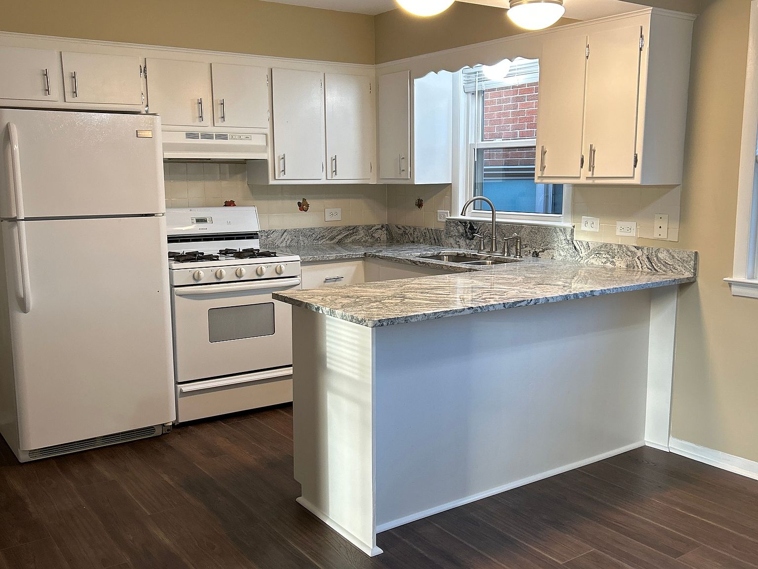 6306 W 63rd St APT 3N, Chicago, IL 60638 | Zillow