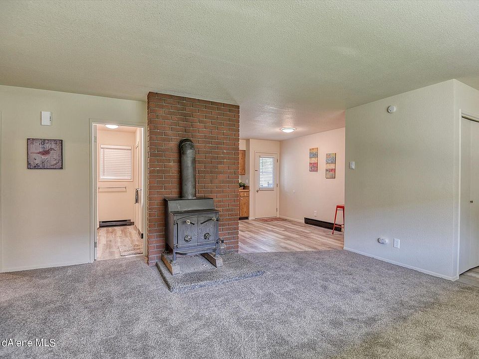 2828 N Julia St, Coeur D Alene, ID 83815 | Zillow