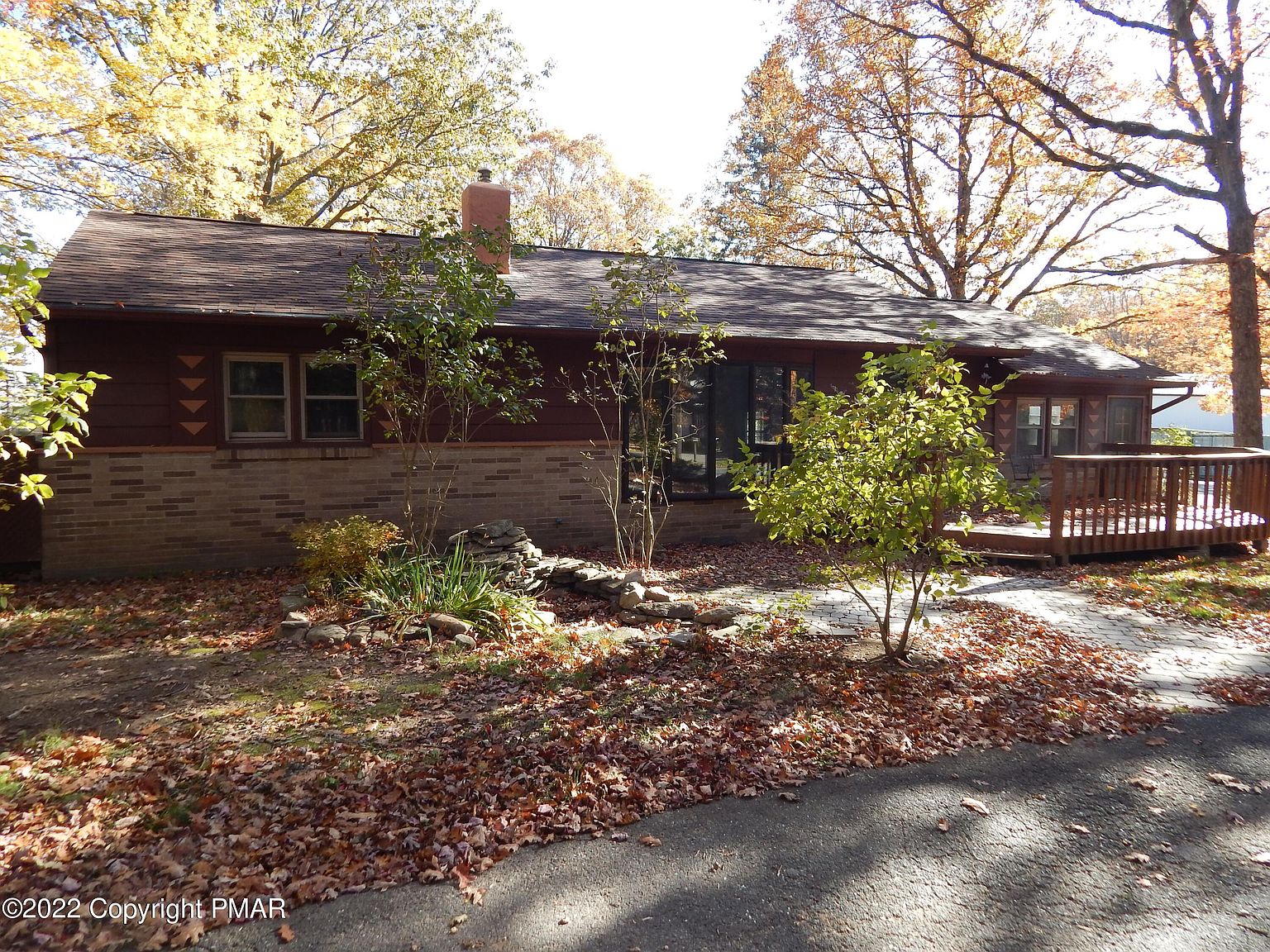 159 Summit Ave, Pocono Summit, PA 18346 | Zillow