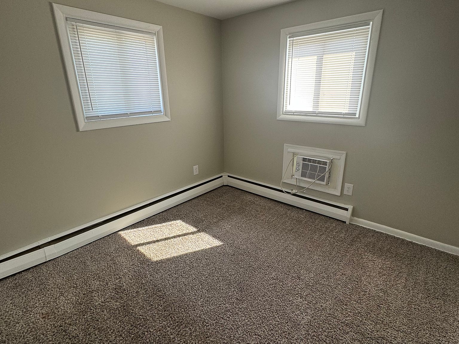 815 4th Ave APT 3, Lester, PA 19029 | Zillow