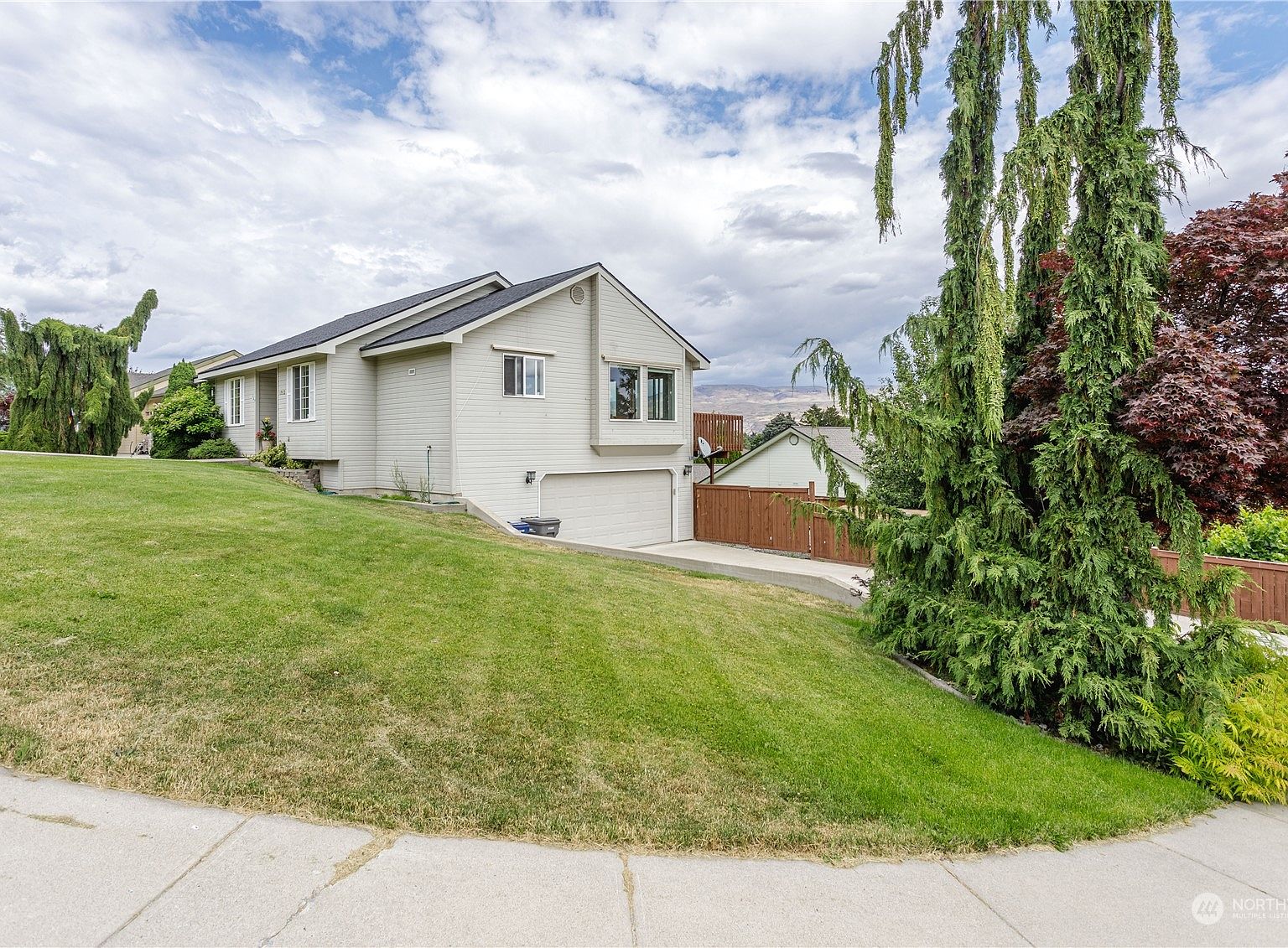 1912 Hideaway Place, Wenatchee, WA 98801 | Zillow