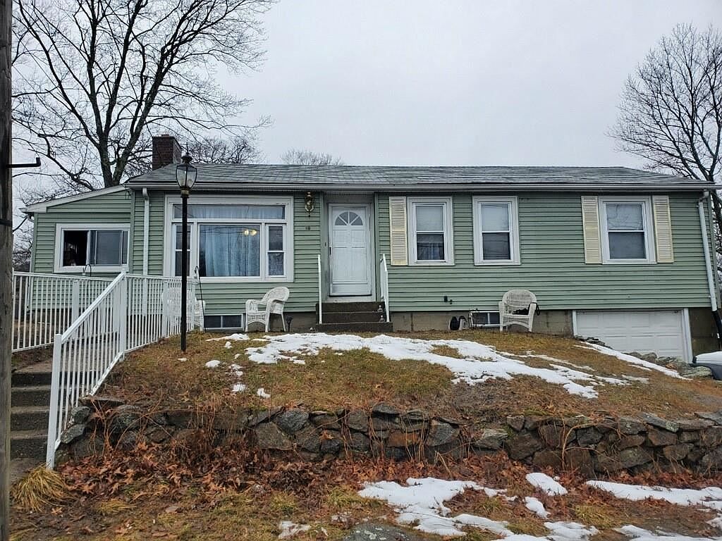 10 Kinne St, West Warwick, RI 02893 | Zillow