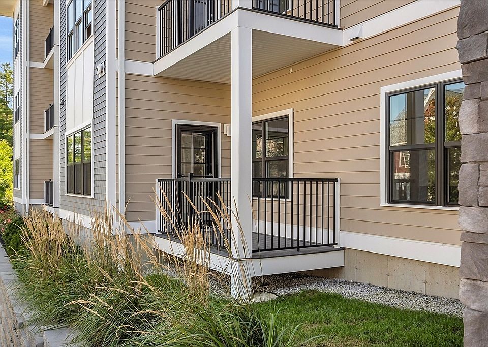 55 Pointe Pl Dover NH | Zillow