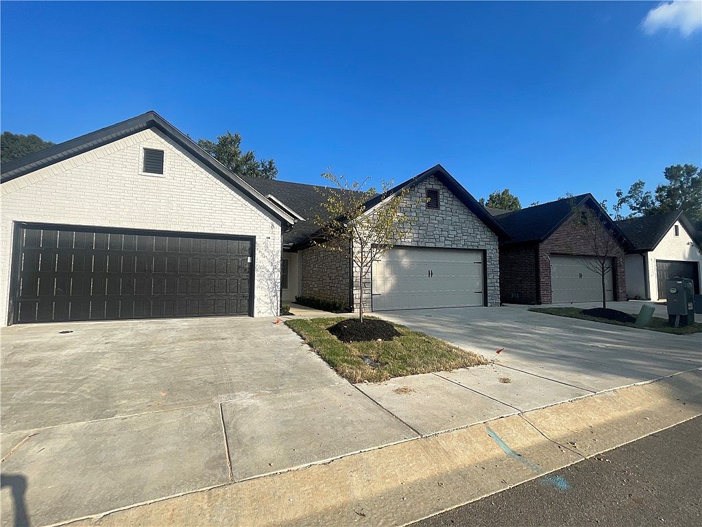 1615 S 17th Pl, Rogers, AR 72758 | Zillow