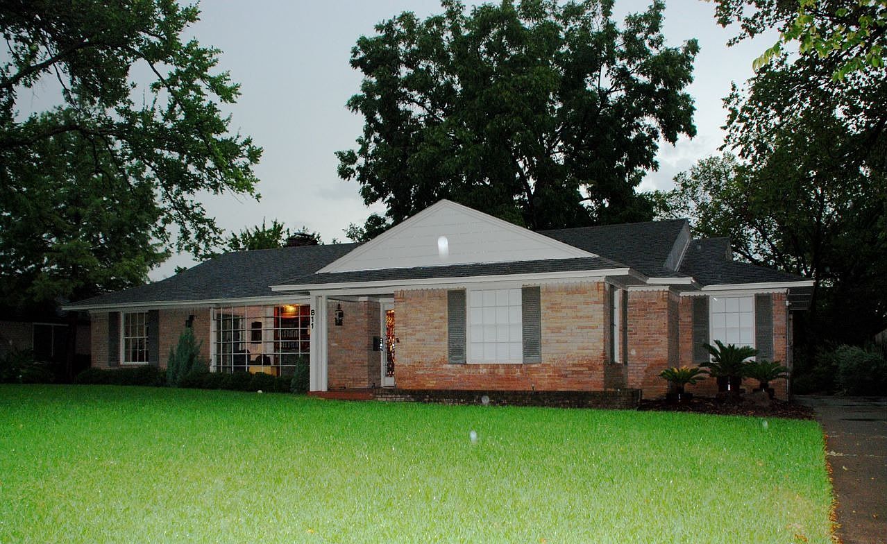811 Knott Pl, Dallas, TX 75208 | Zillow