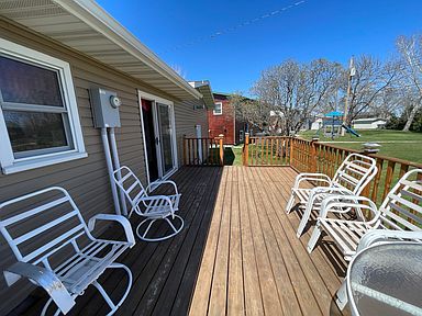 1222 Sunset Ave, Mobridge, SD 57601 | Zillow